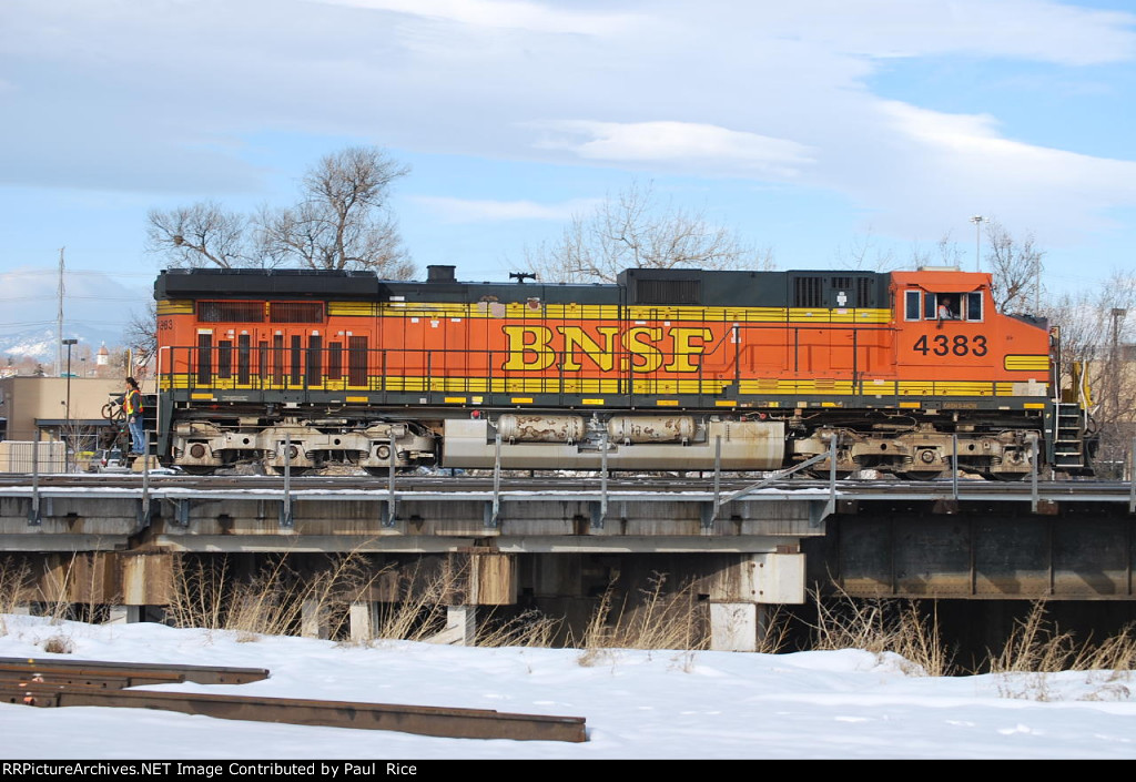 BNSF 4383